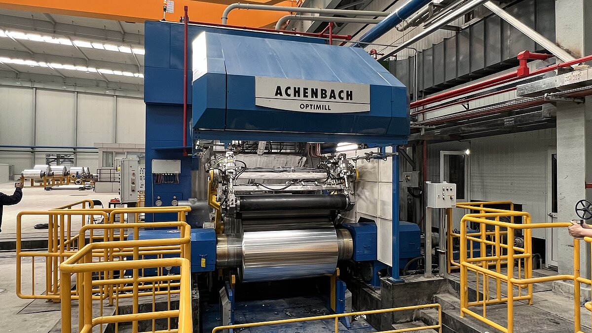 Rolling of the first coil on two Achenbach OPTIMILL® foil rolling mills ...